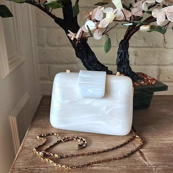 Elan | Bags | Vintage 95s Lan Lucite Evening Purse Small Chain Dainty ...